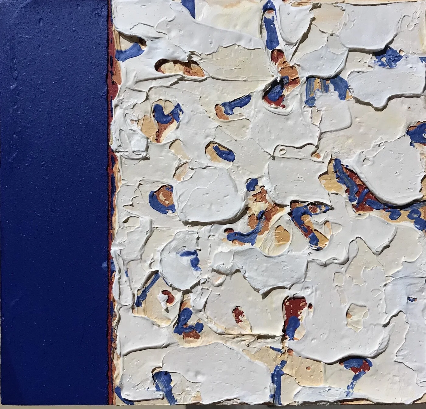 Pendiente corazón (Watchful heart), 2023 — Red Dot Art Gallery