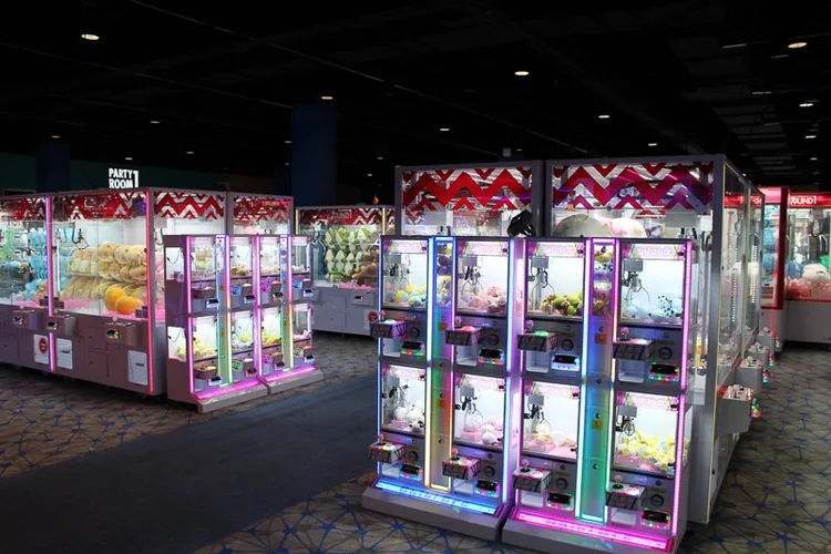 Round1 Bowling and Arcade | Round1 USA | Arcade near you | Claw Machine ...