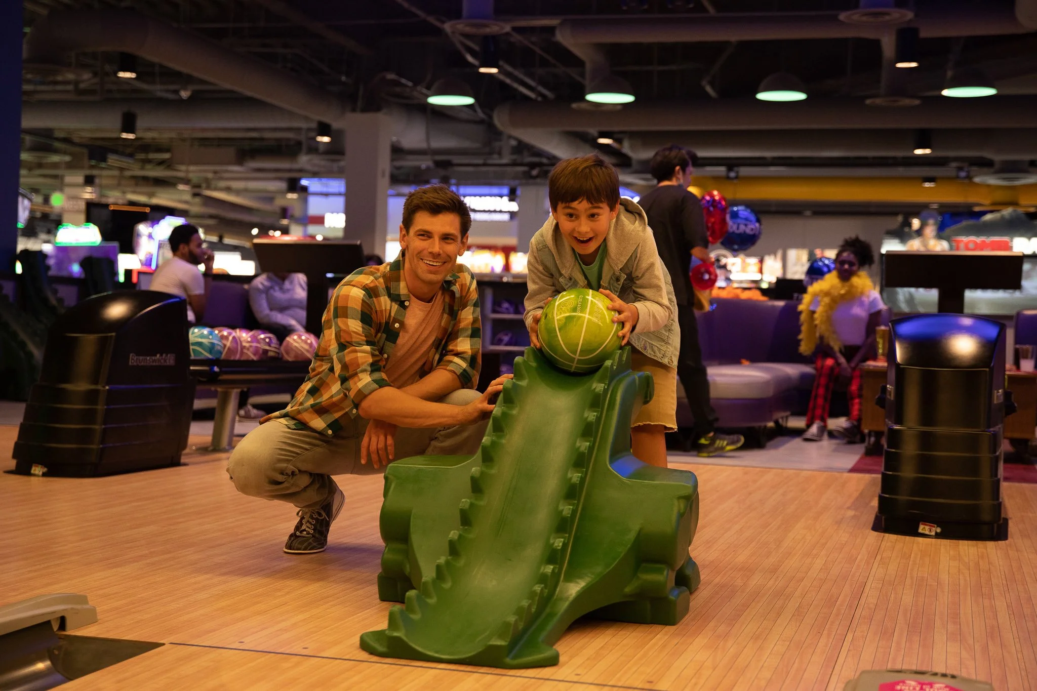 Round1 Bowling and Arcade | Party Package | Party Room | | Round1 USA