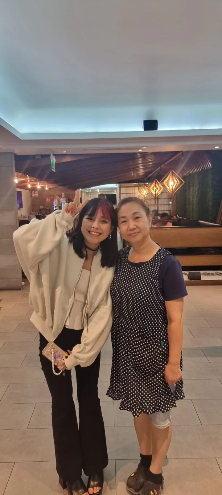 BE-ONE — BIWON BISTRO - Restaurante de Comida Coreana