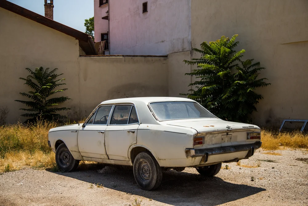 Abandoned Vehicles: Nuisance or Liability for Municipalities? | Comcate