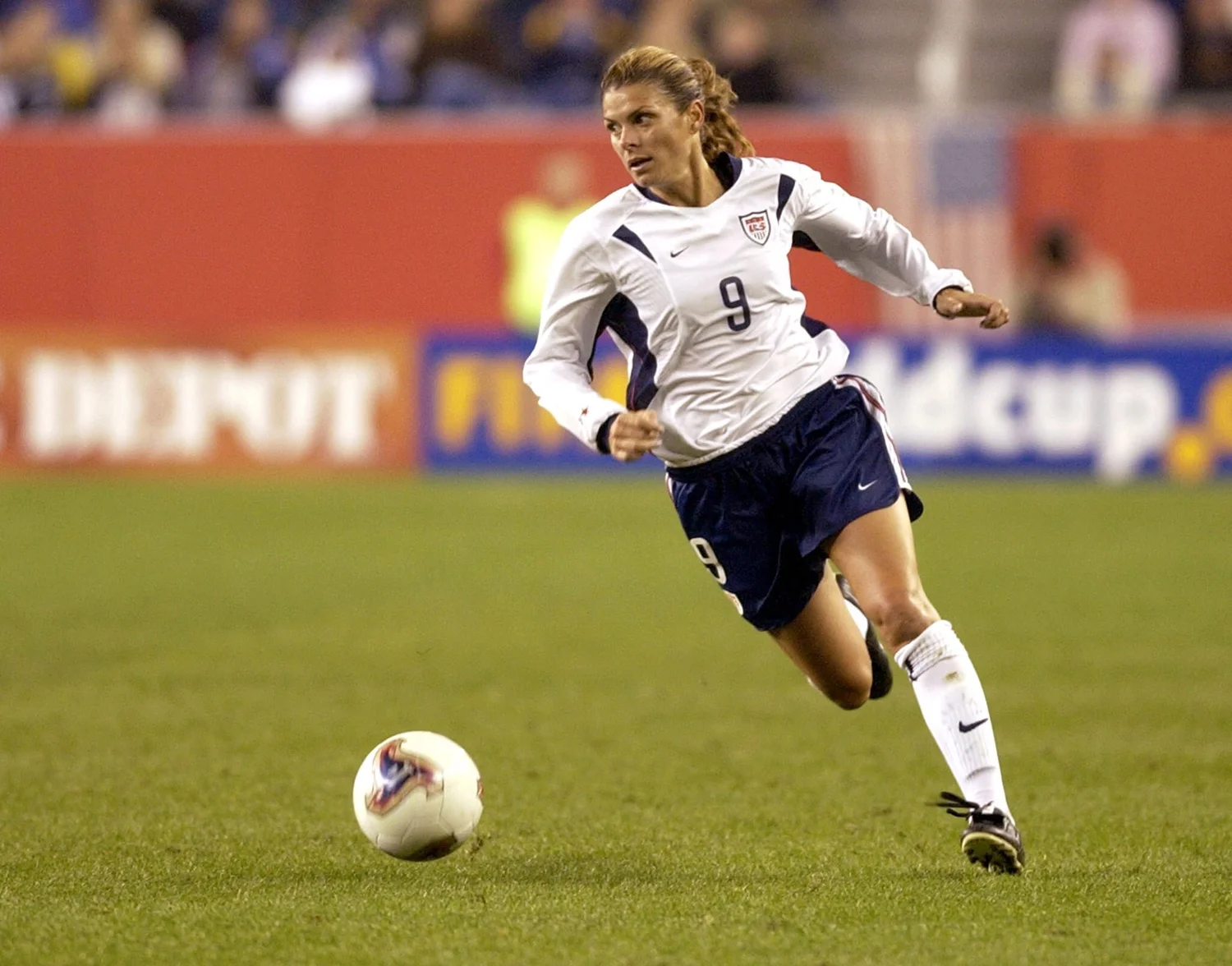 Mia Hamm - Soccer - USWNT - Forward - Goal Scorer - The Hero — Recognize