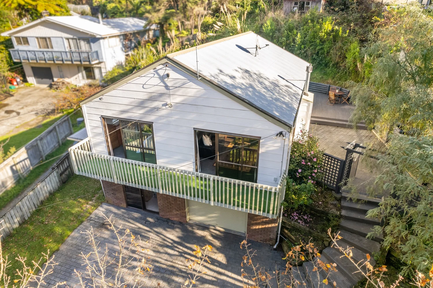 32 Elmslie Road — Team Ledger Real Estate | Harcourts | Hutt Valley