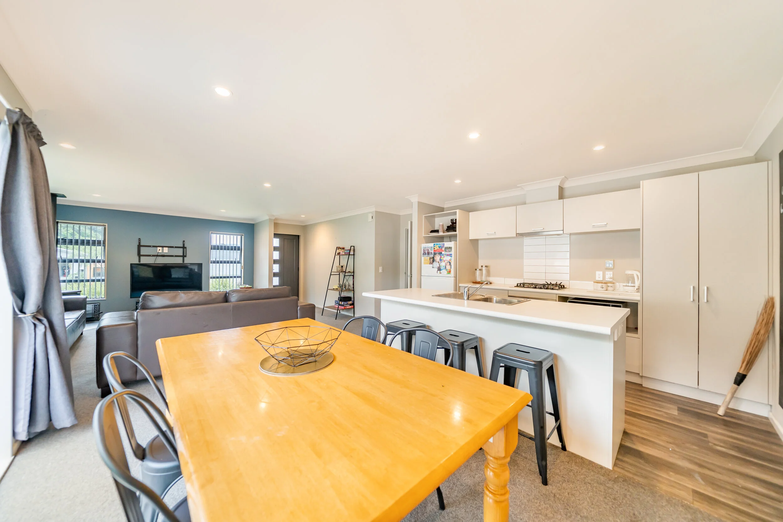 17 Poppy Watts Grove — Team Ledger