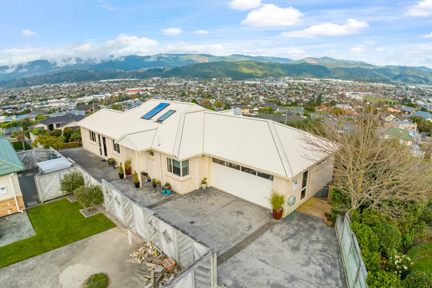 11 Garrett Place — Team Ledger Real Estate | Harcourts | Hutt Valley