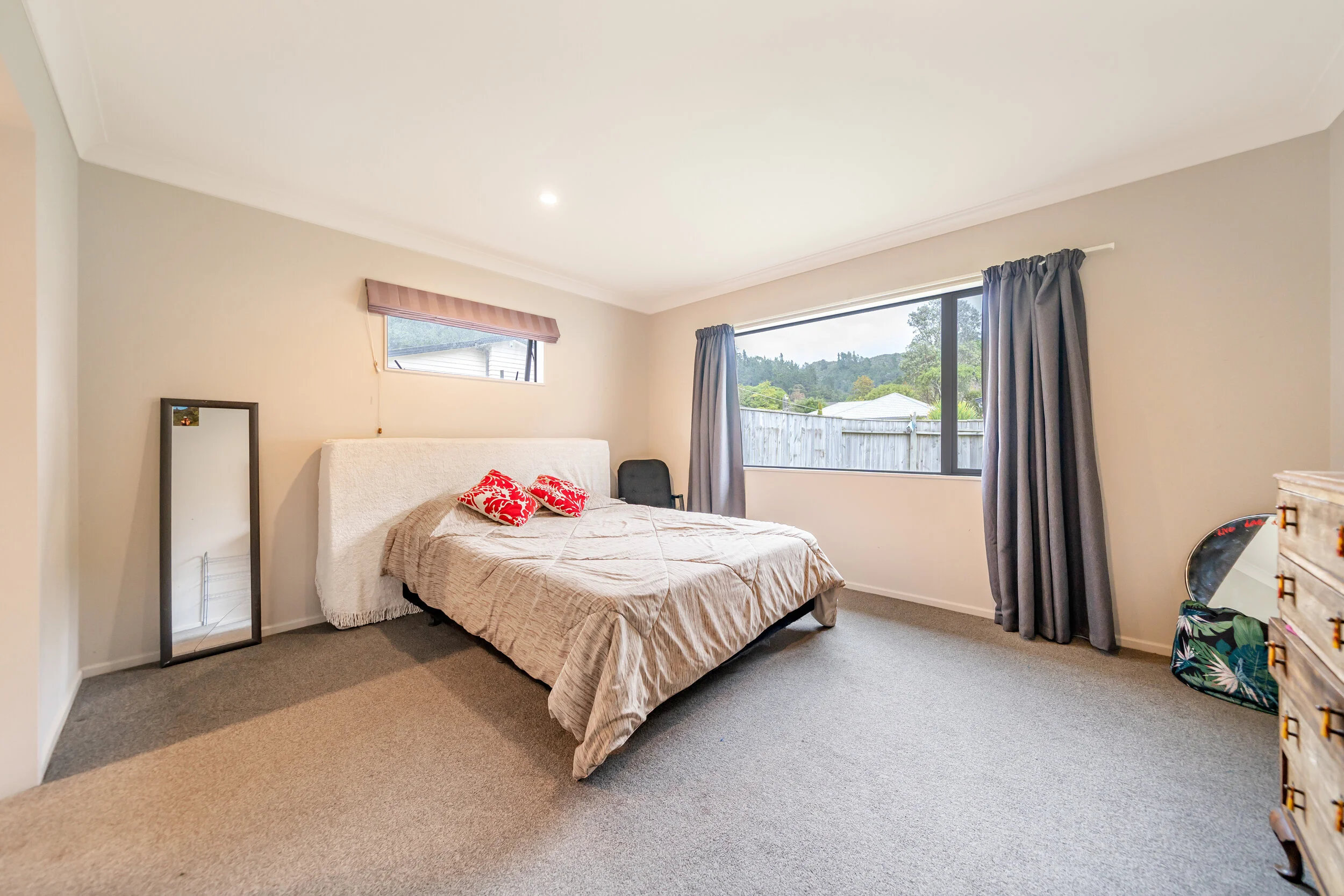 17 Poppy Watts Grove — Team Ledger