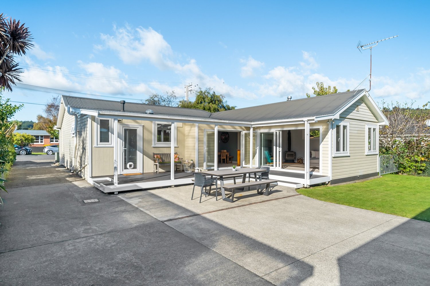 25 Henry Street — Team Ledger Real Estate | Harcourts | Hutt Valley