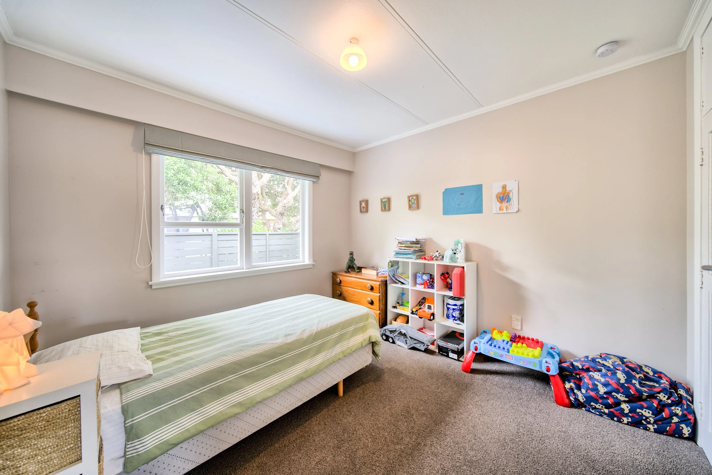 8 Derwent Lee Grove — Team Ledger