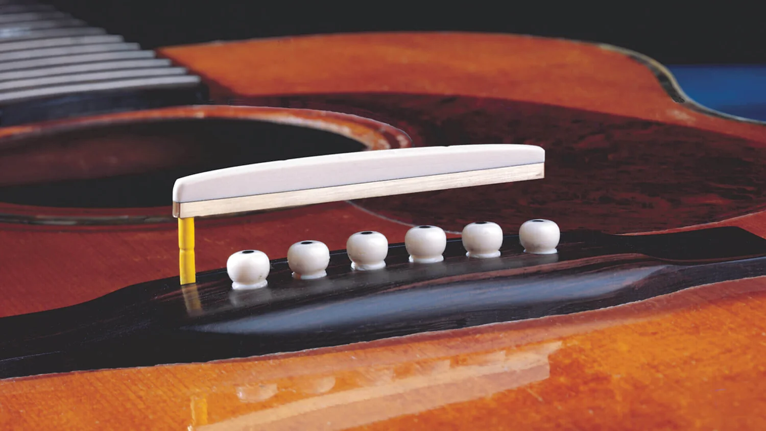 LB6 Acoustic Guitar Unitary Saddle Pickup — LR Baggs