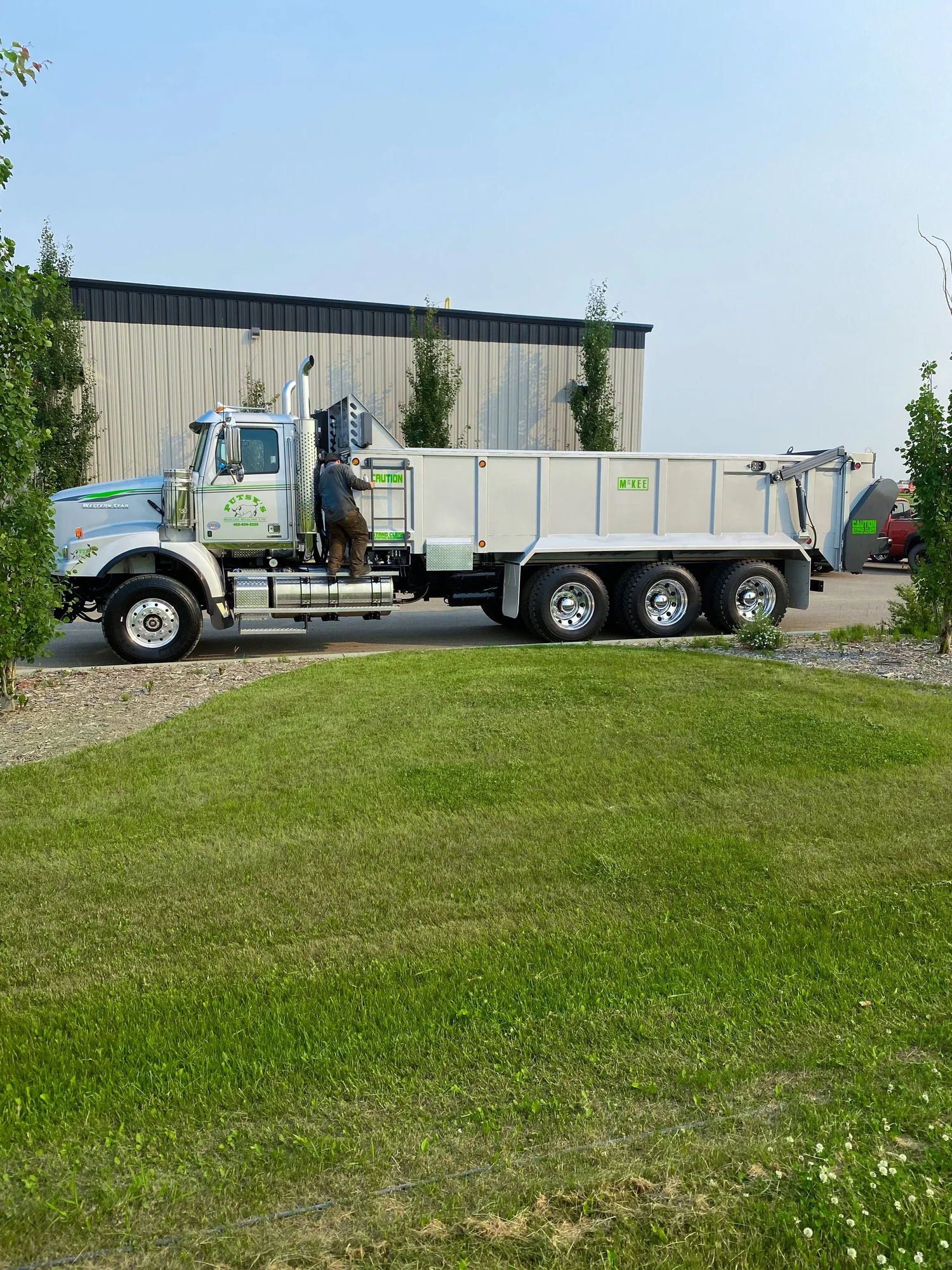 Mckee Manure Boxes and McKee's Manure Spreaders — Arrow Arc Welding