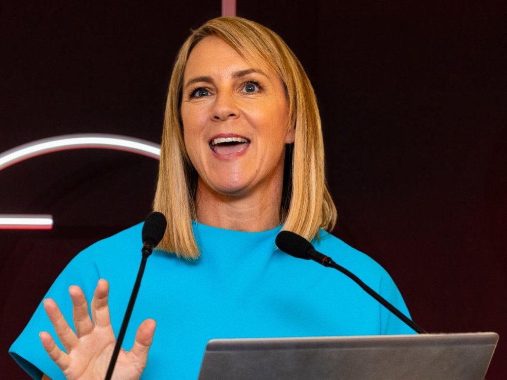 Debra Searle — Papillon Speakers