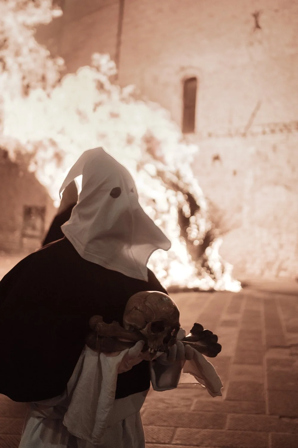 Procession of the Dead Christ: an unforgettable experience - ItalyNotes