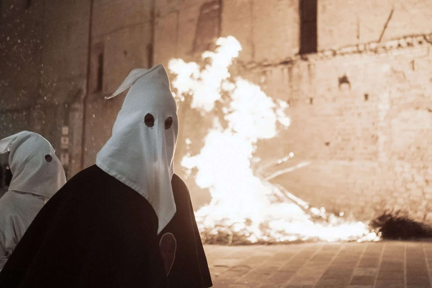 Procession of the Dead Christ: an unforgettable experience - ItalyNotes