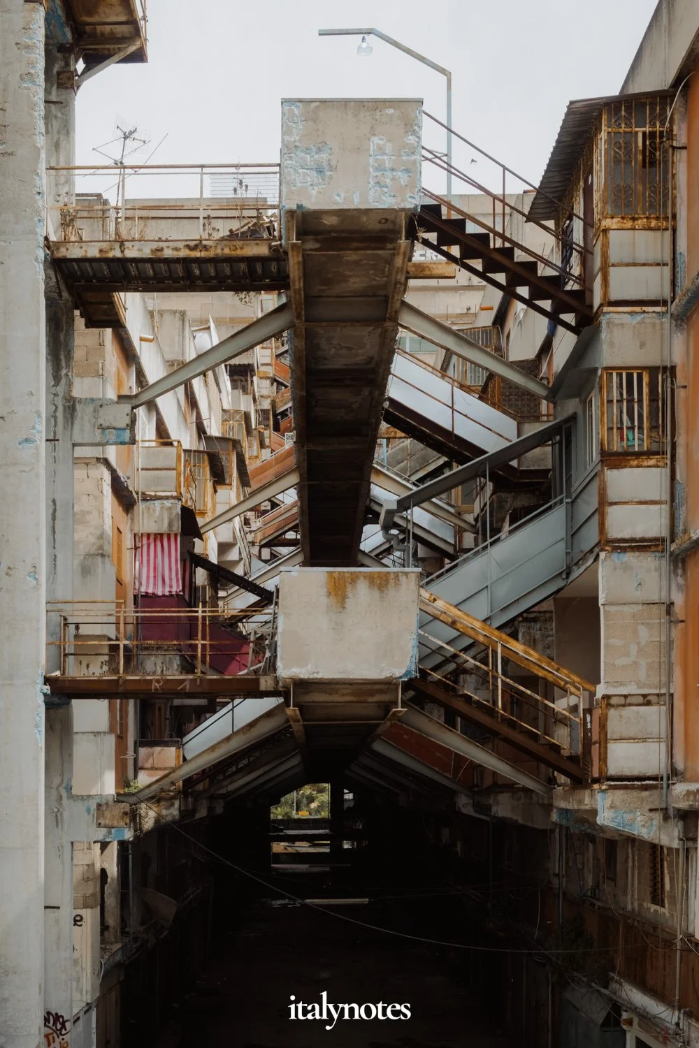 Le Vele di Scampia: brutalist architecture in Naples