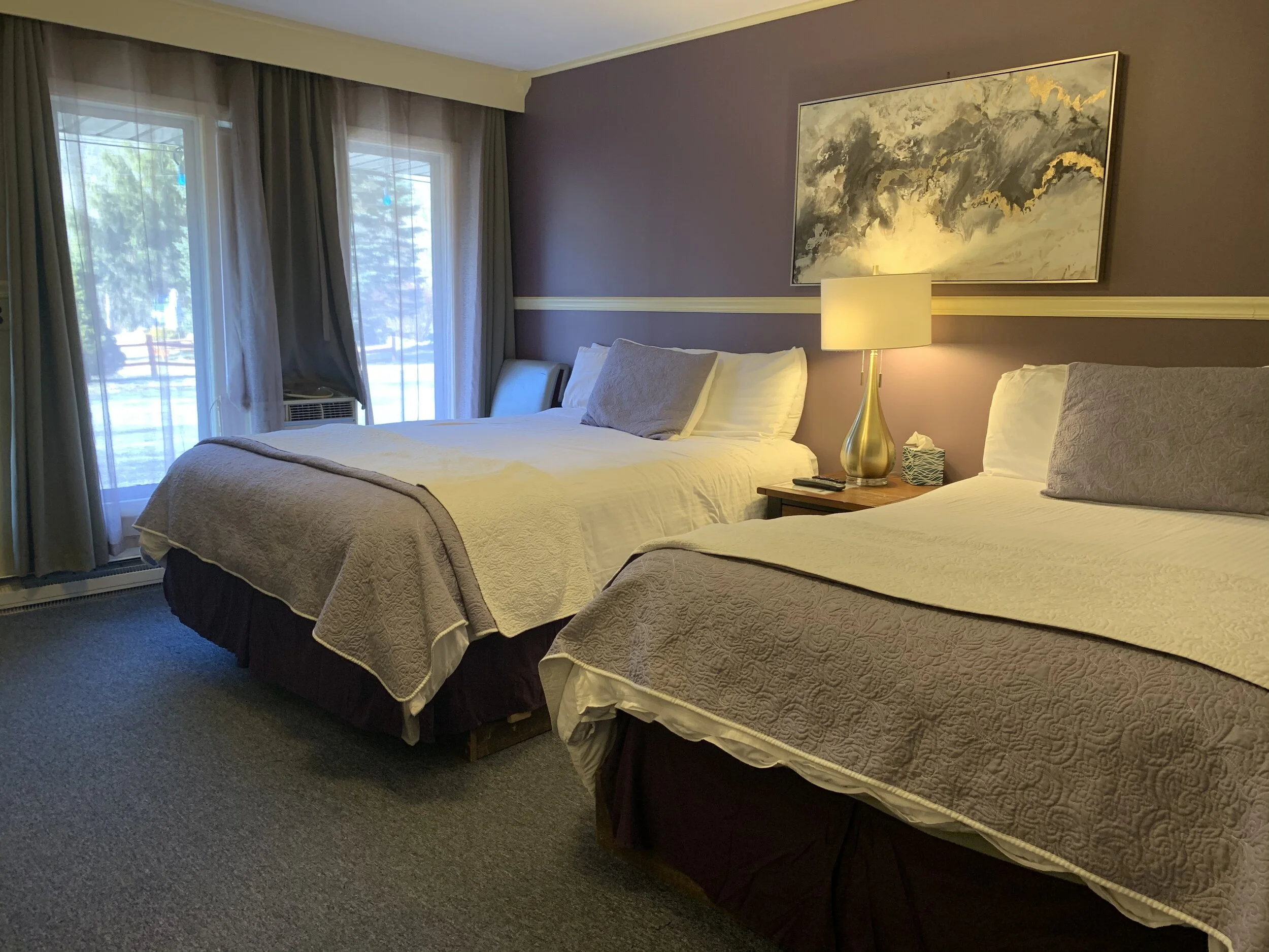 Starlite Motel & Suites