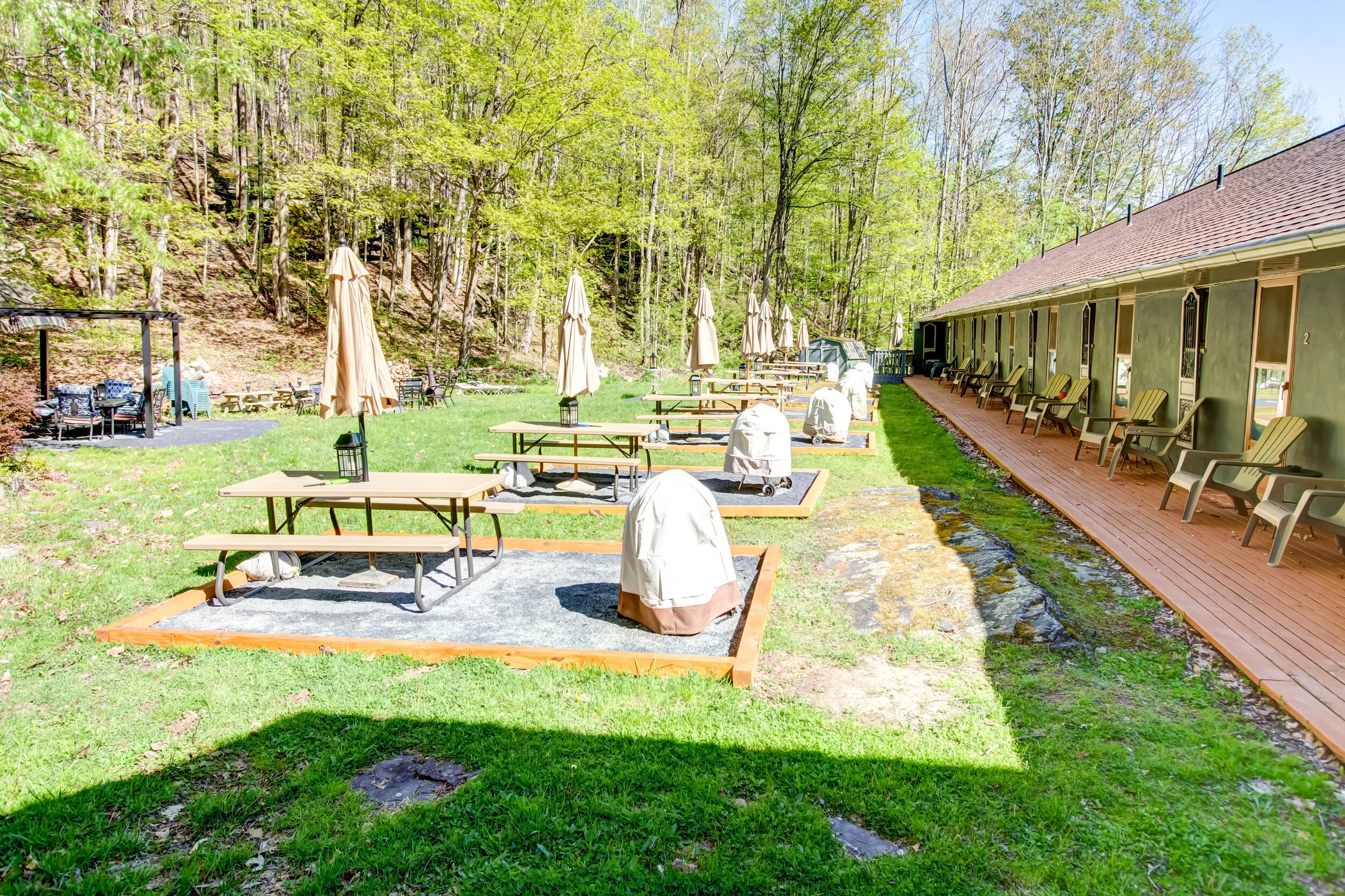 Starlite Motel & Suites