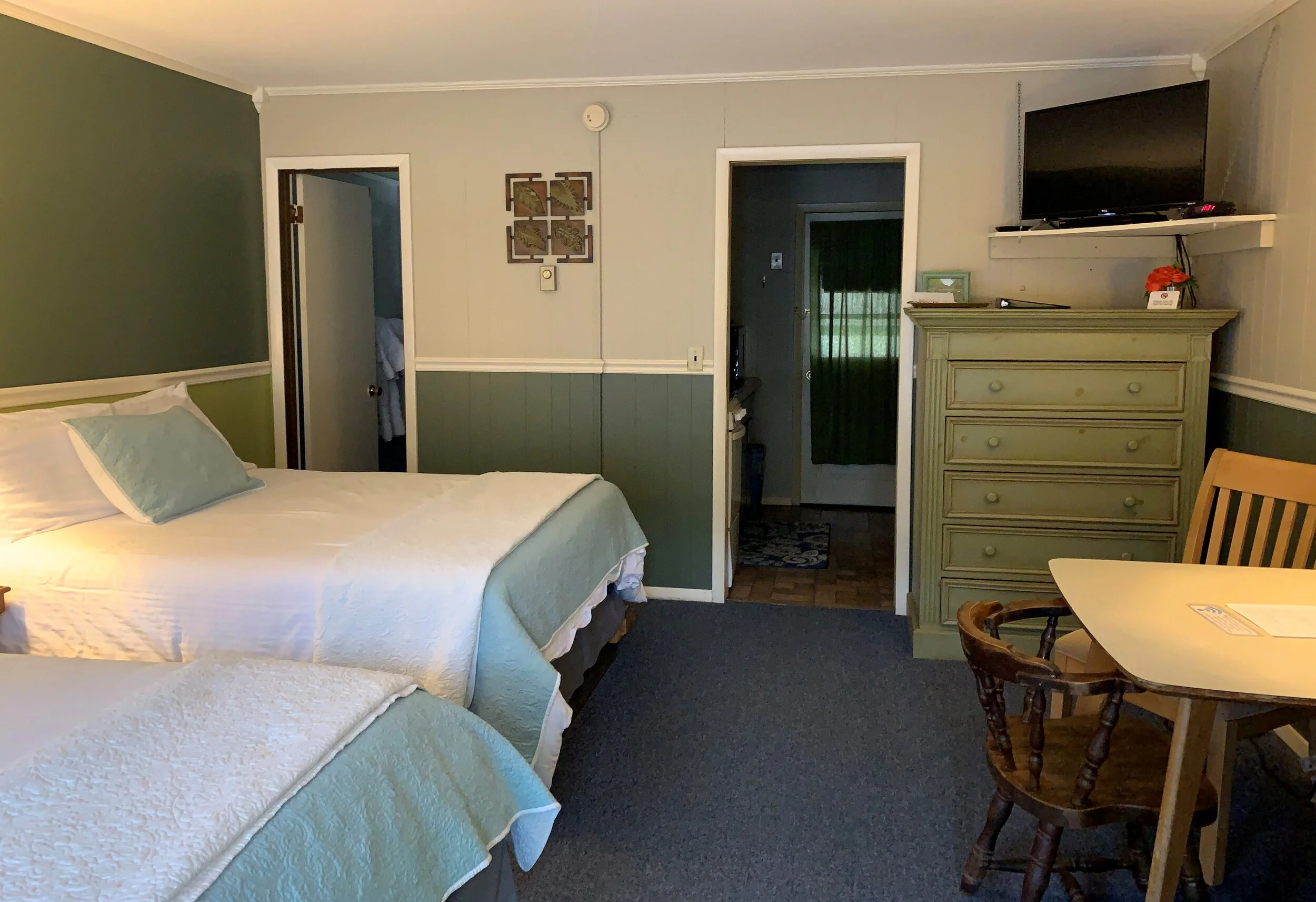 Starlite Motel Gallery — Starlite Motel & Suites