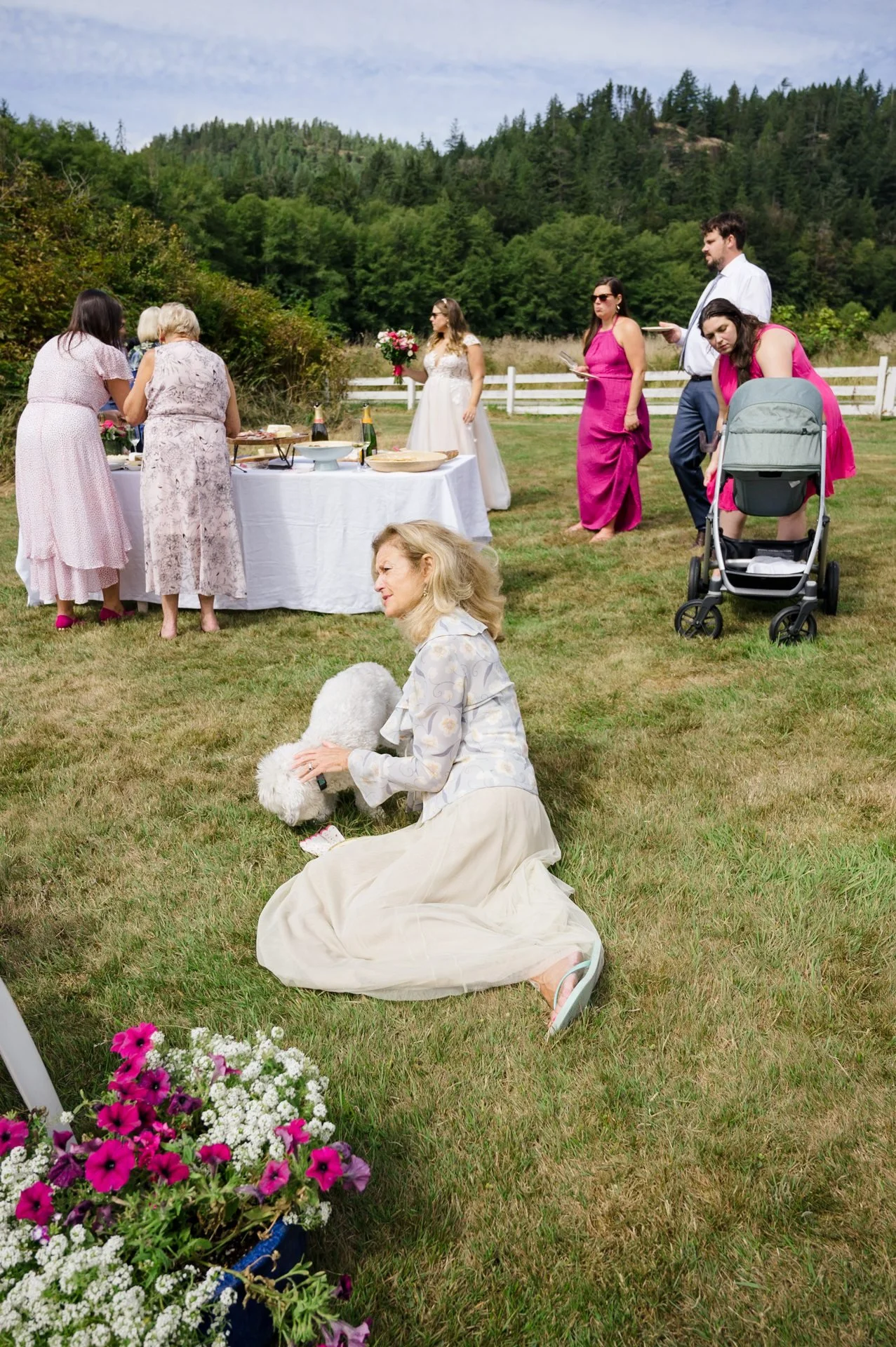 What is a Micro Wedding? Definition, benefits and planning tips ...