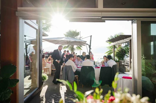 What is a Micro Wedding? Definition, benefits and planning tips ...