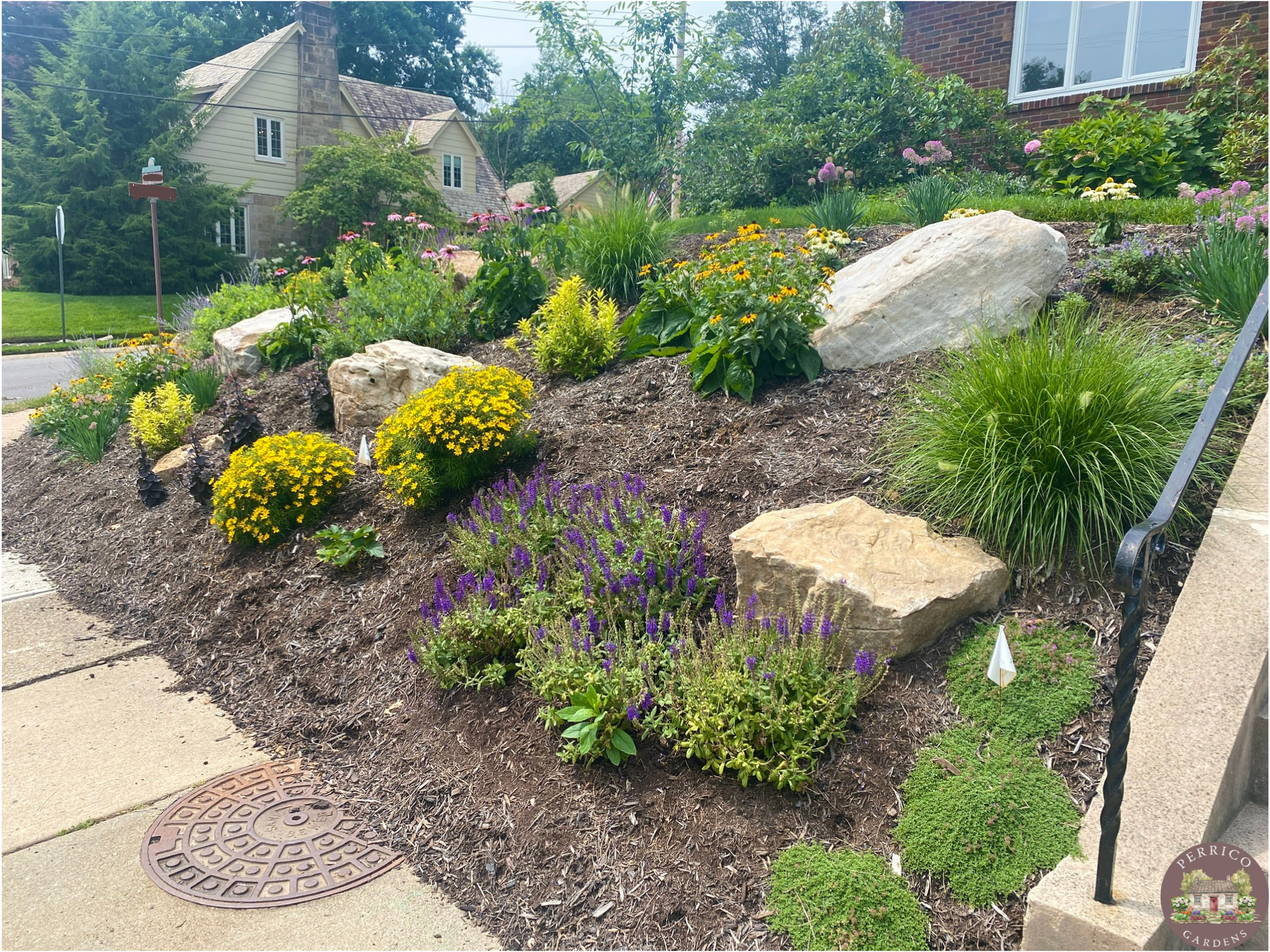 Hillside Cottage Garden Hillside House: Where Modern Style Meets