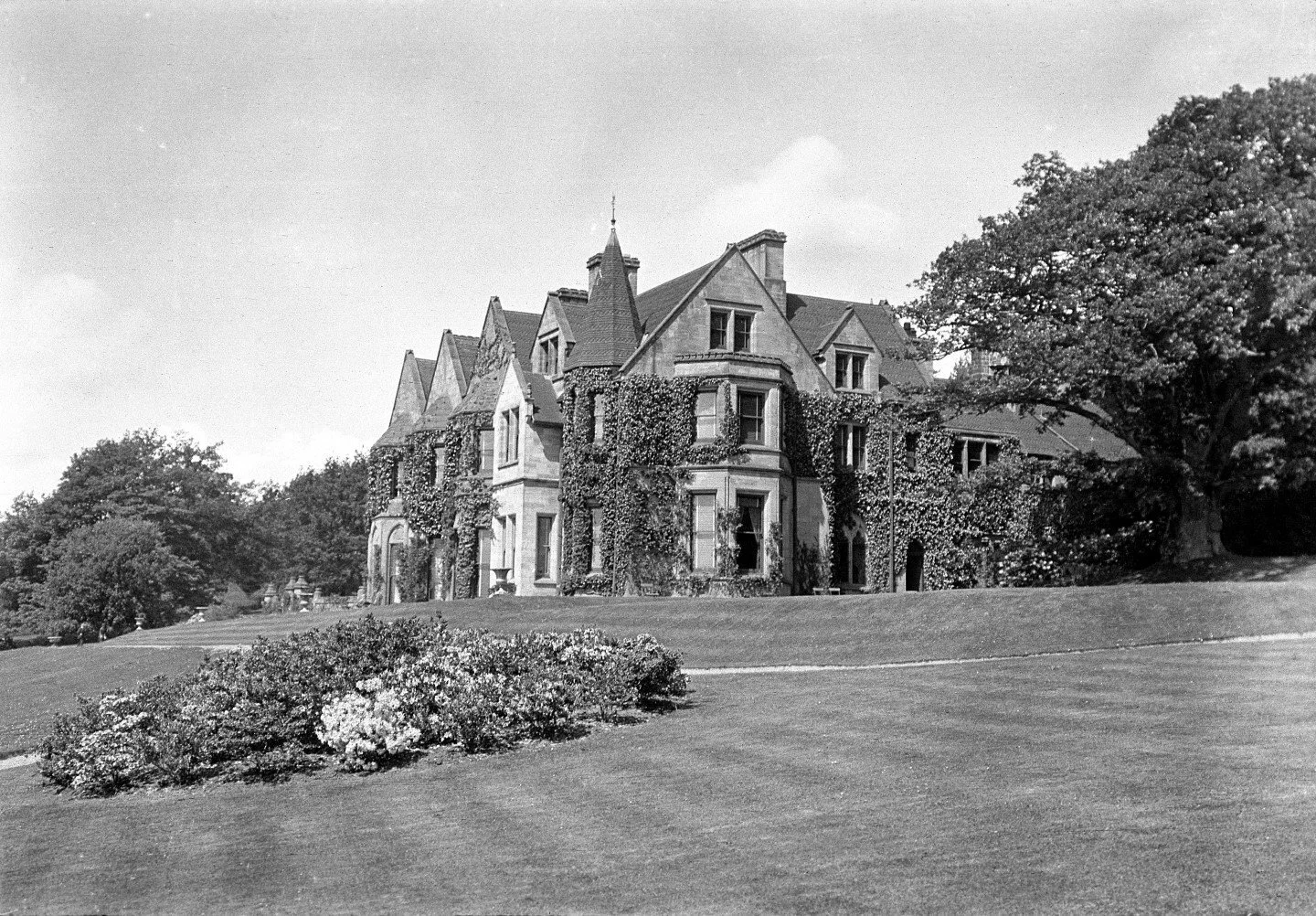 History — High Beeches Woodland & Water Garden