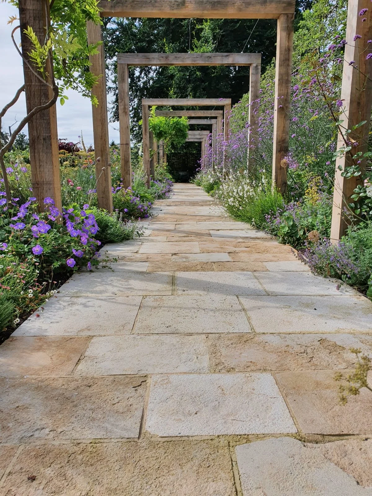 Darley Reclaimed Yorkshire Sandstone - Cathedral Grade — Allgreen