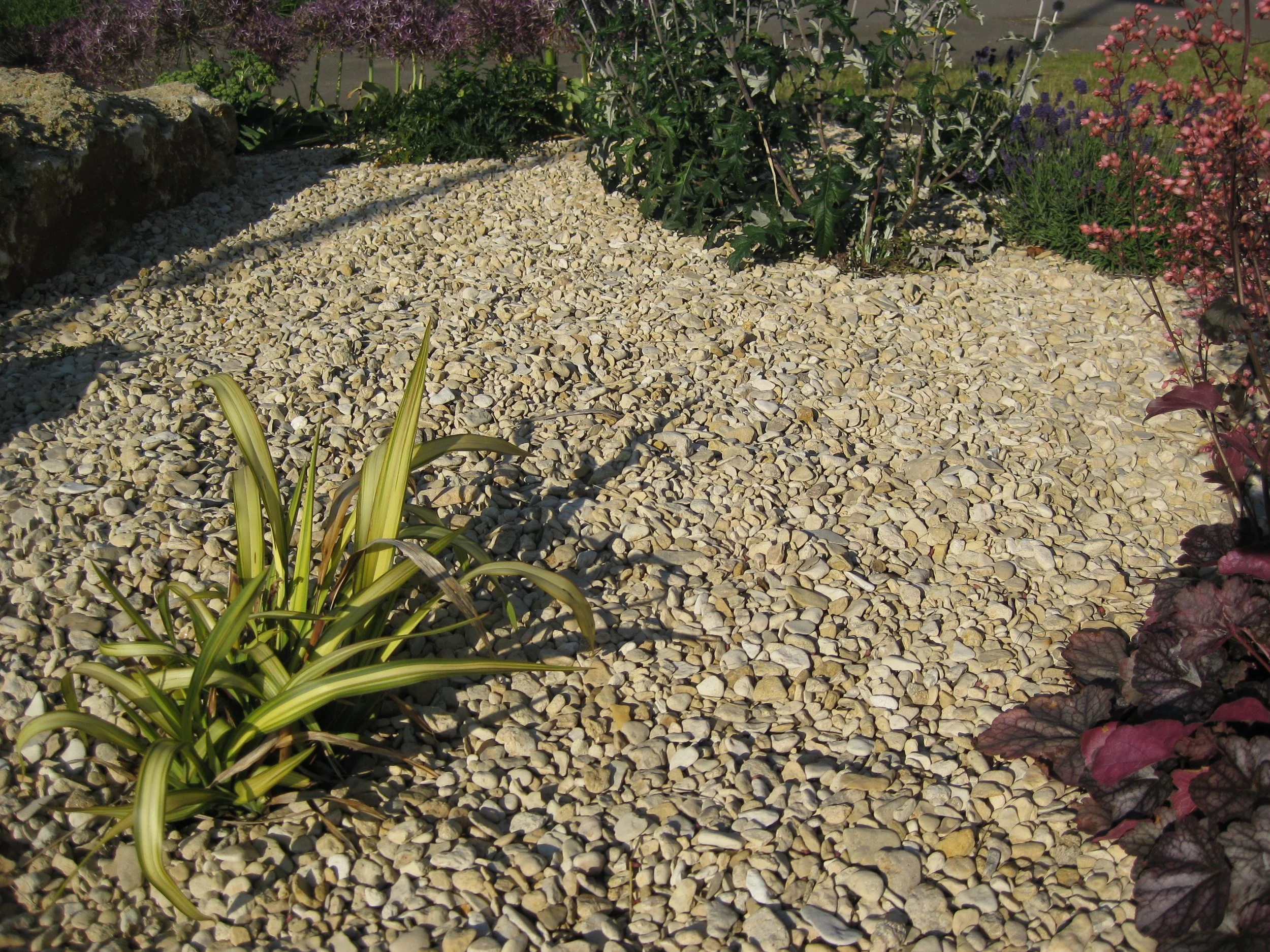 Cotswold Pebbles 20mm Bulk Bag — Allgreen