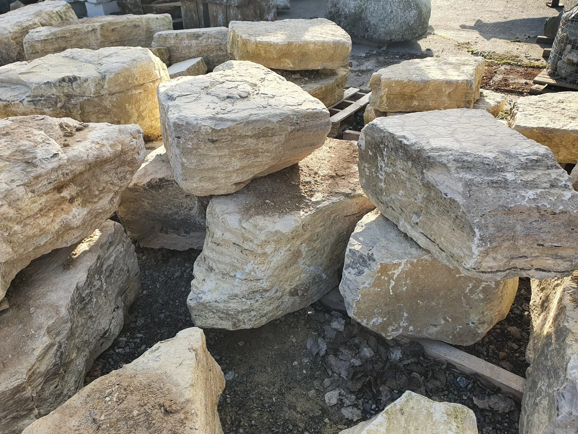Langton Feature Stone - Purbeck Boulders — Allgreen