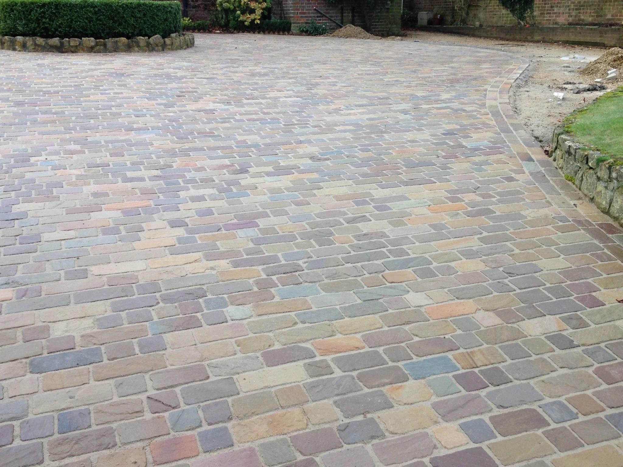 Cobbles, Setts, SlimSett Paving & Clay Pavers — Allgreen