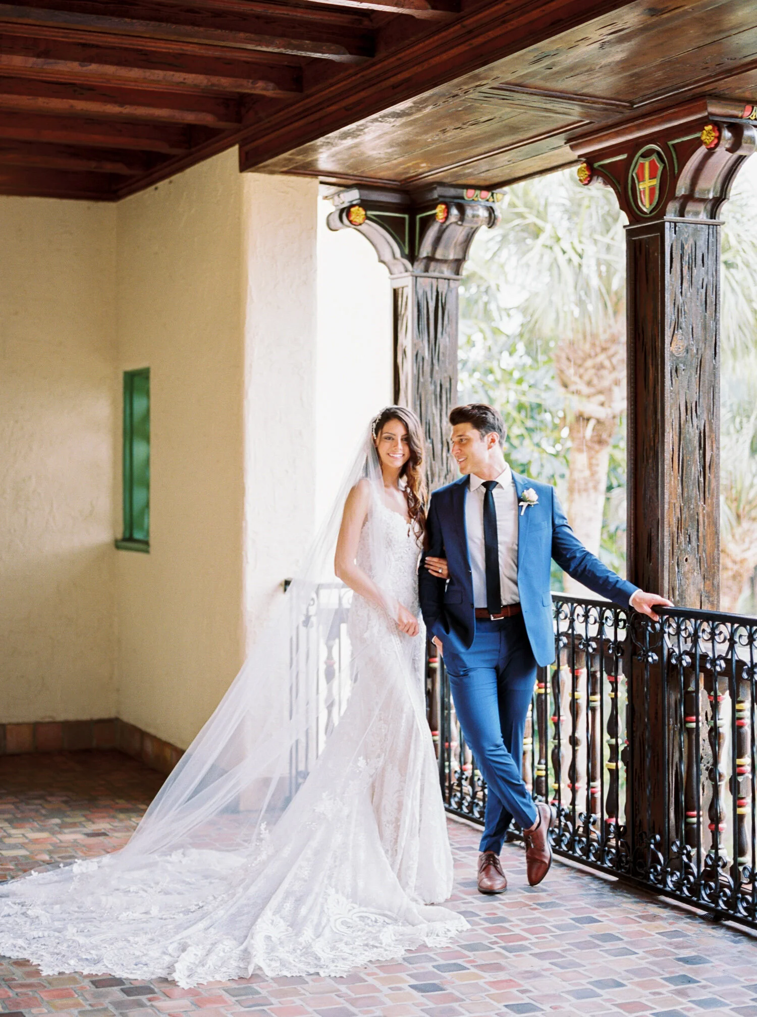 Lauren Galloway | Luxury Film Wedding & Portrait Photographer