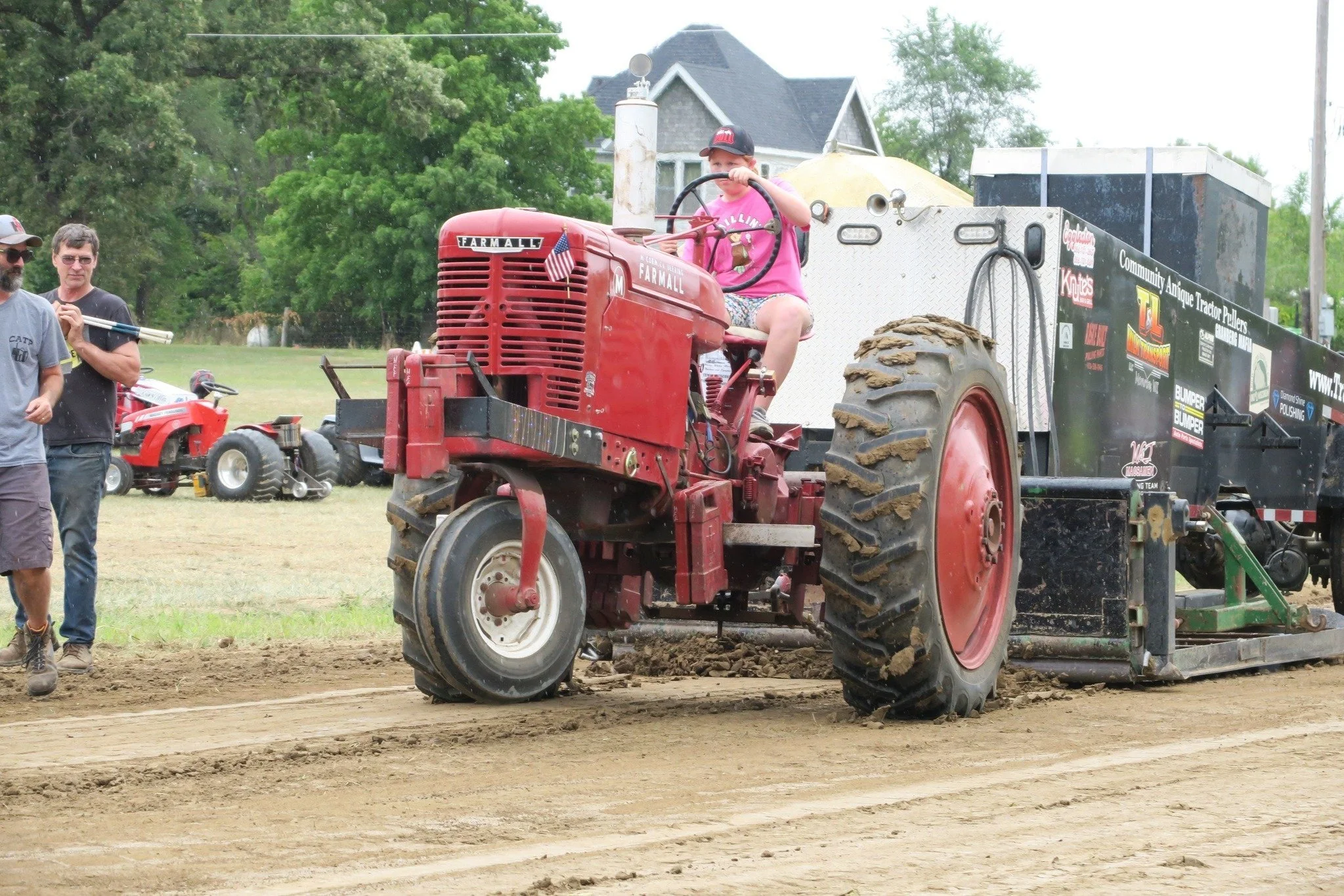 Community Antique Tractor Pullers
