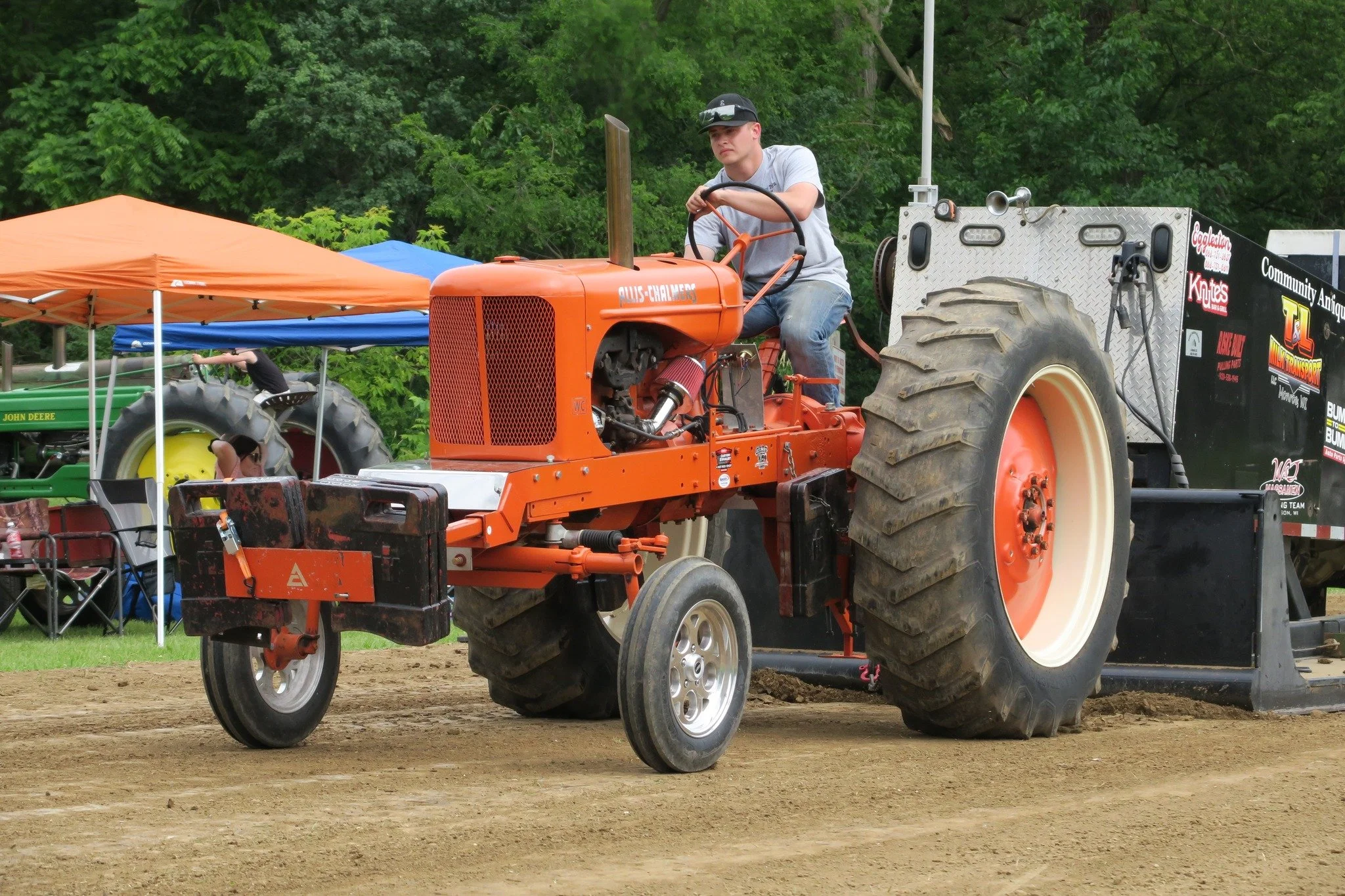 Community Antique Tractor Pullers