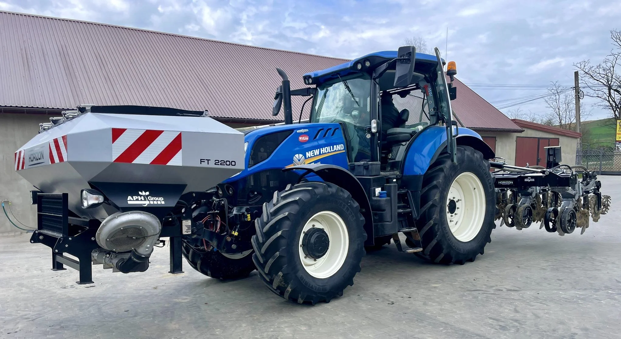 FT2200 - Granular Front Hopper | Horizon Agriculture