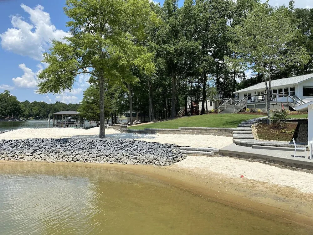 Modern, Chic and Cozy Cottage with private beach, floating dock on Lake ...