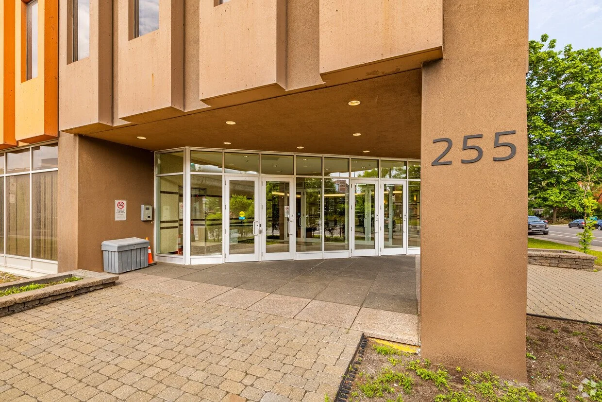 255 Cremazie — hsprop