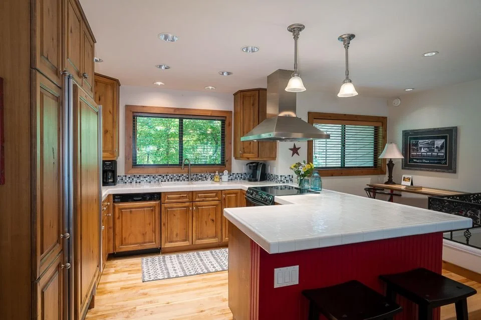 Stephanie Reed Real Estate | Trust Us to Bring You Home