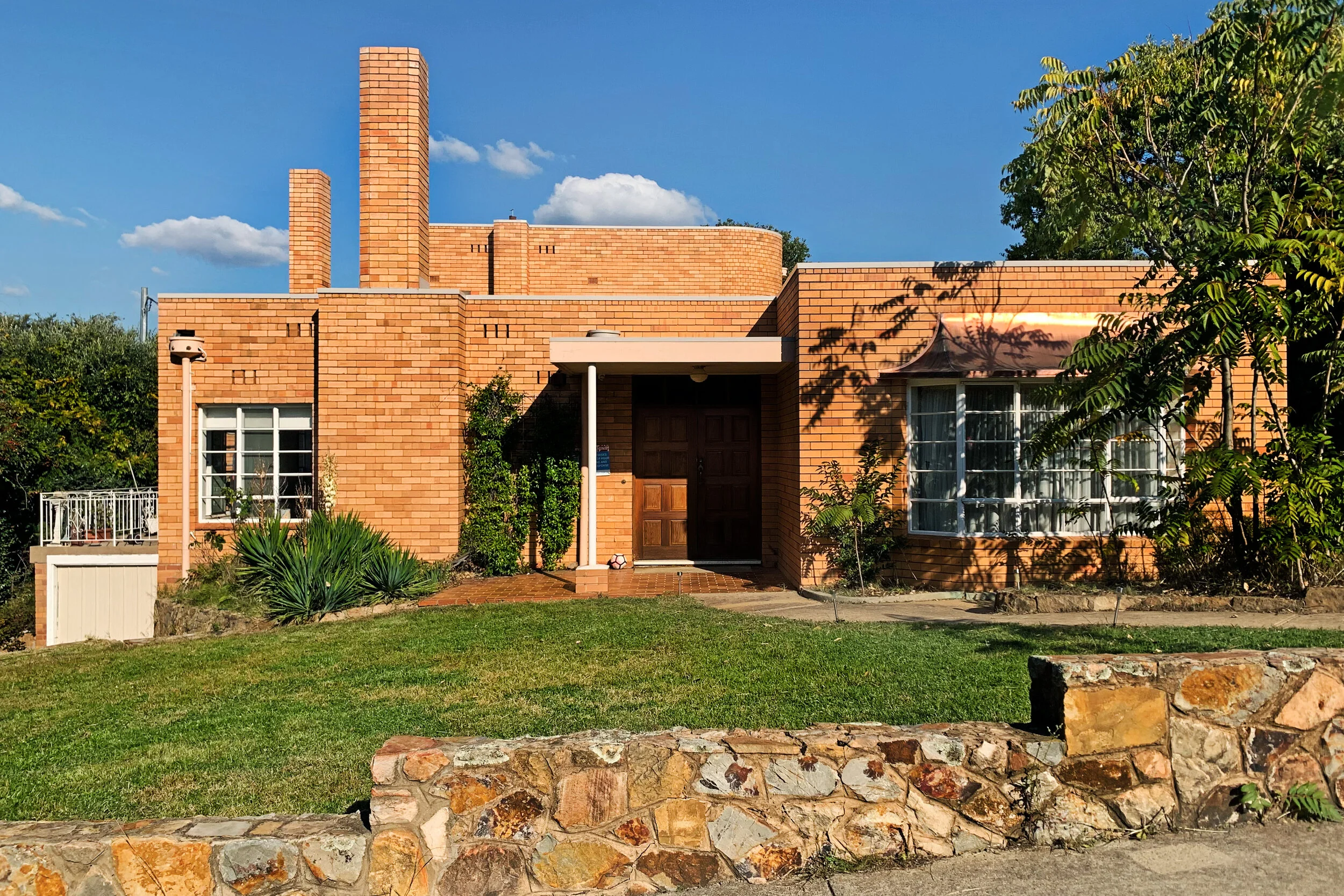 Early Modern Domestic Architectural Bliss, Just Not Where You Expect ...