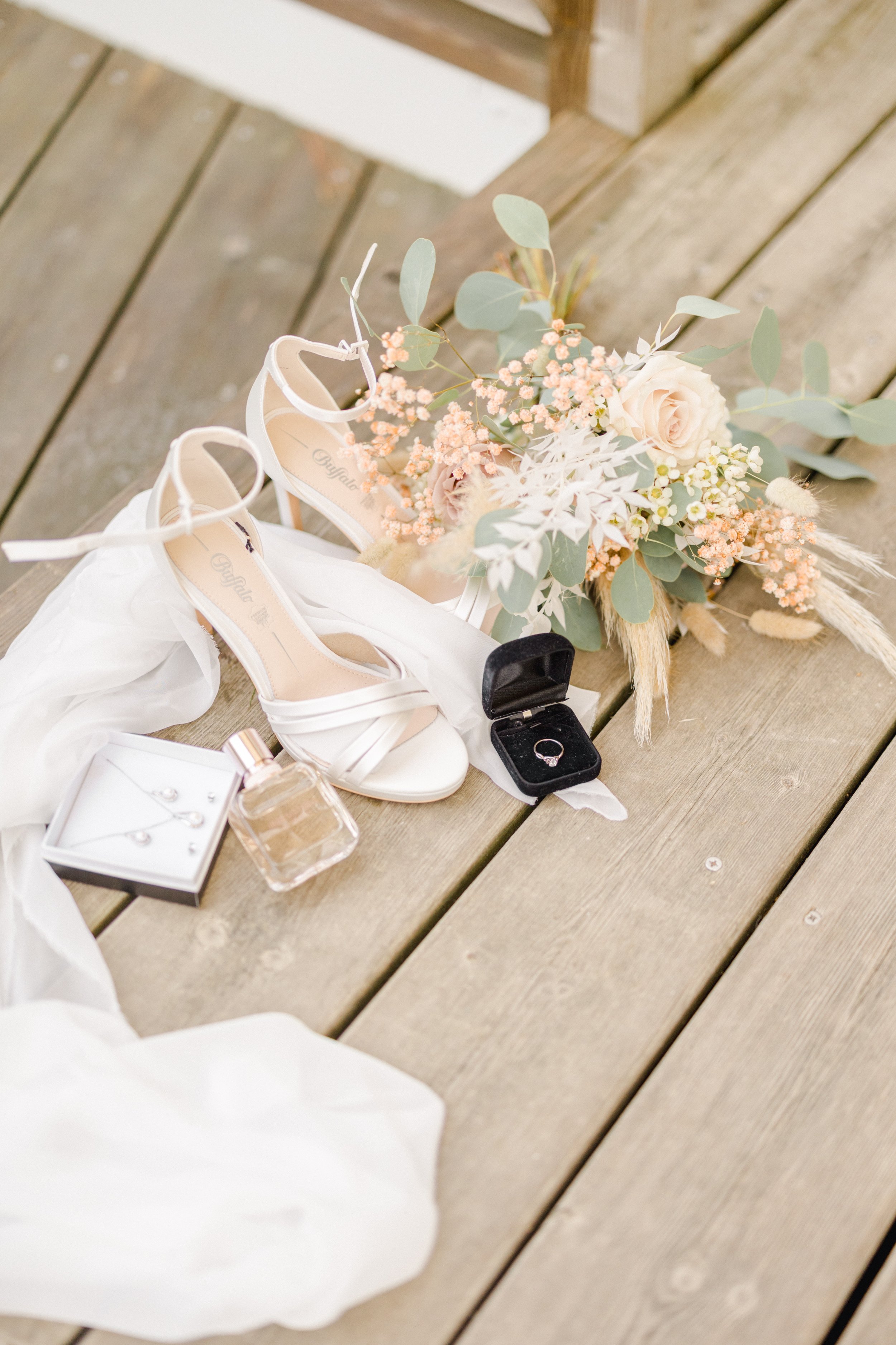 Christie & Christopher — L'Hortensia Blanc