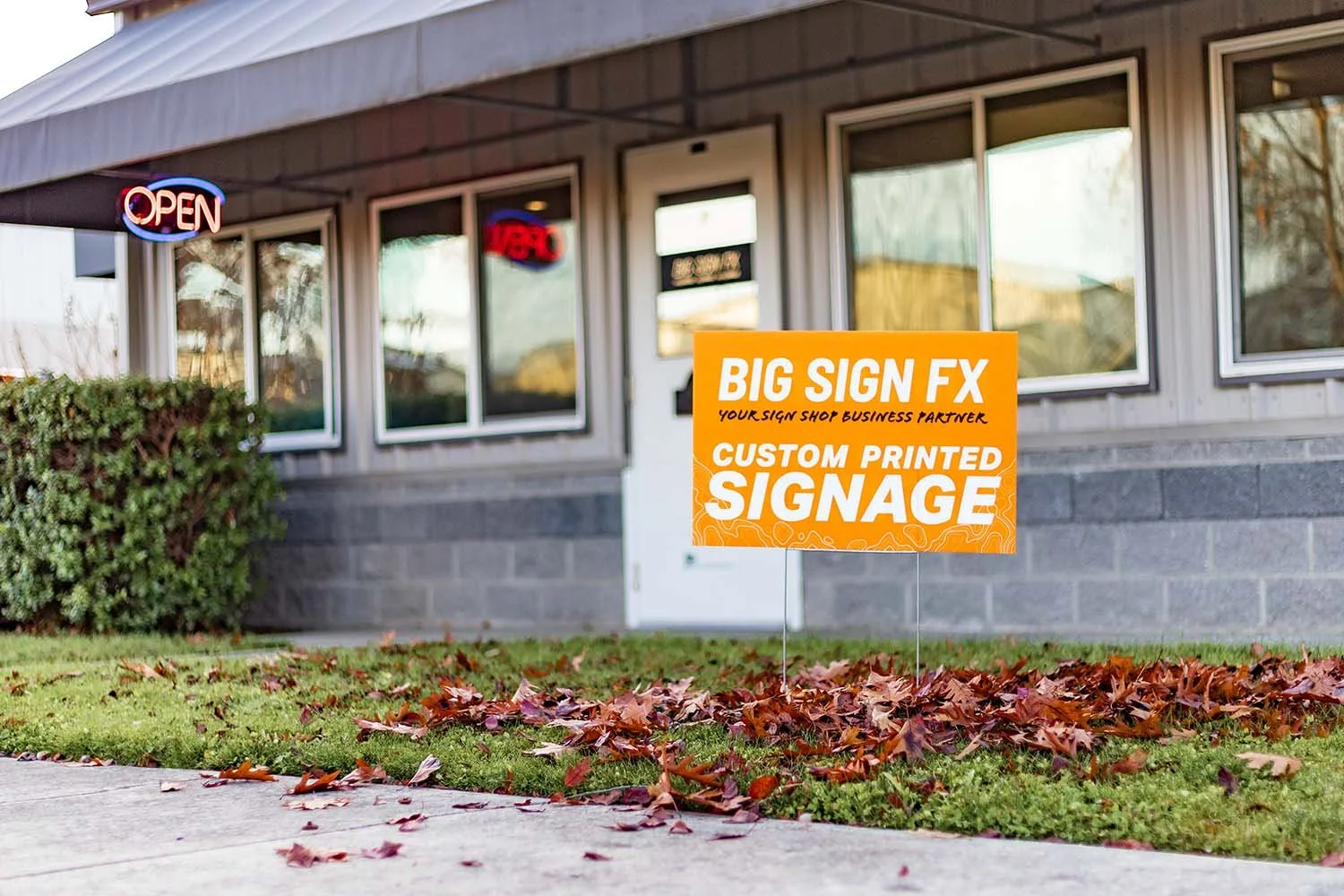 Why You Should Be Advertising with Yard Signs Right Now | BiG sign fx