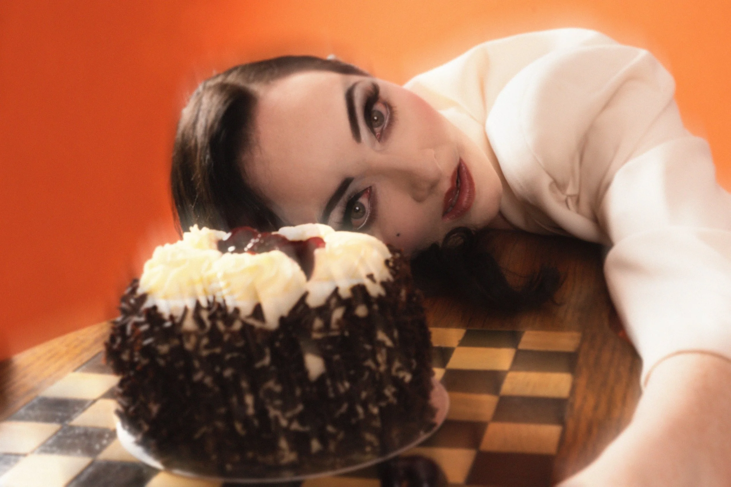 Clara Tracey makes a bold entrance with her debut album ‘Black Forest ...