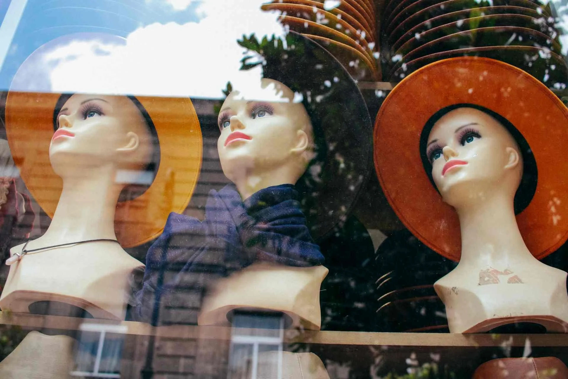MANNEQUINS EXHIBITION IN BUENOS AIRES NOW AVAILABLE AS PRINTS — ALEX COGHE STREET PHOTOGRAPHER ...