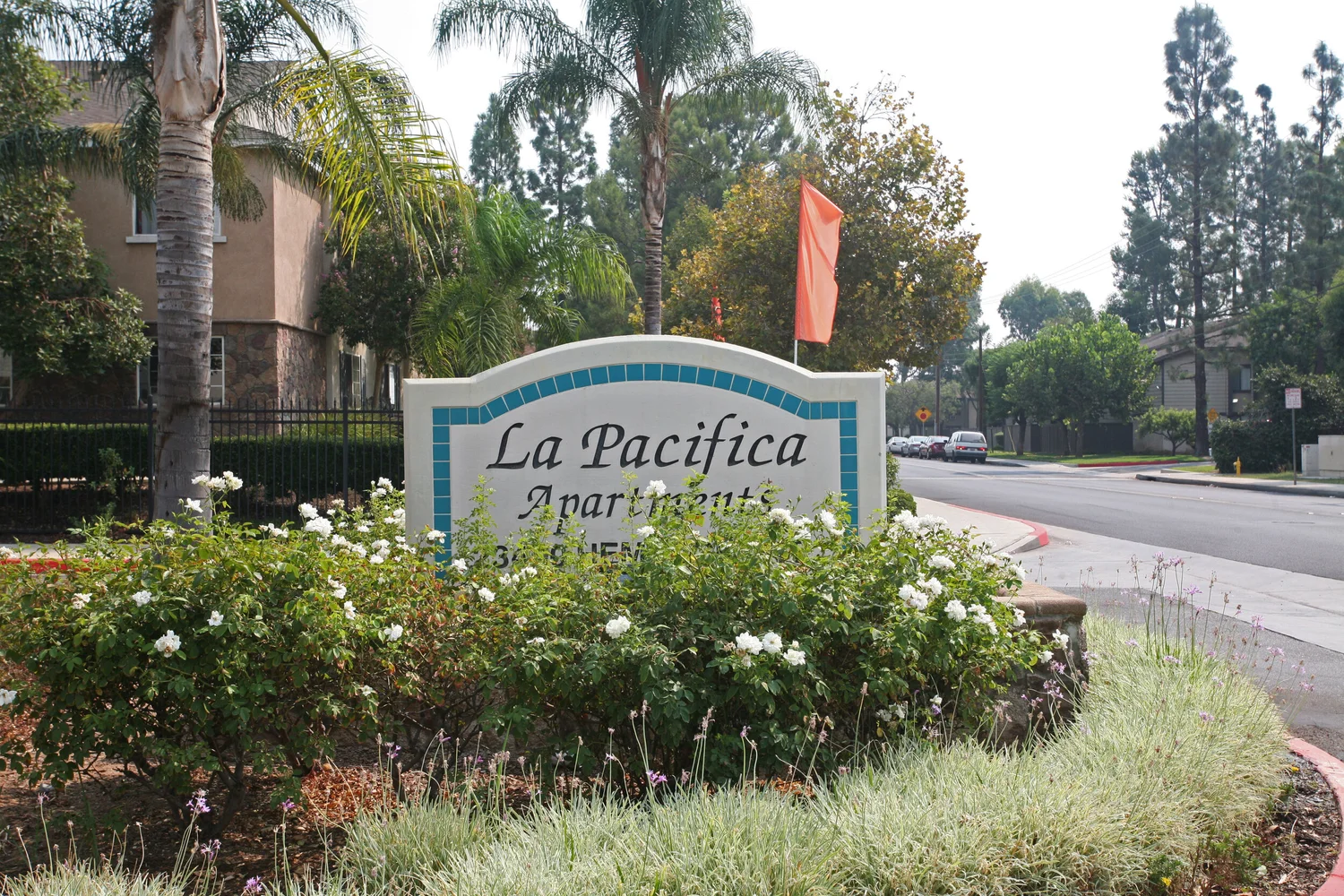 La Pacifica Apartment Homes