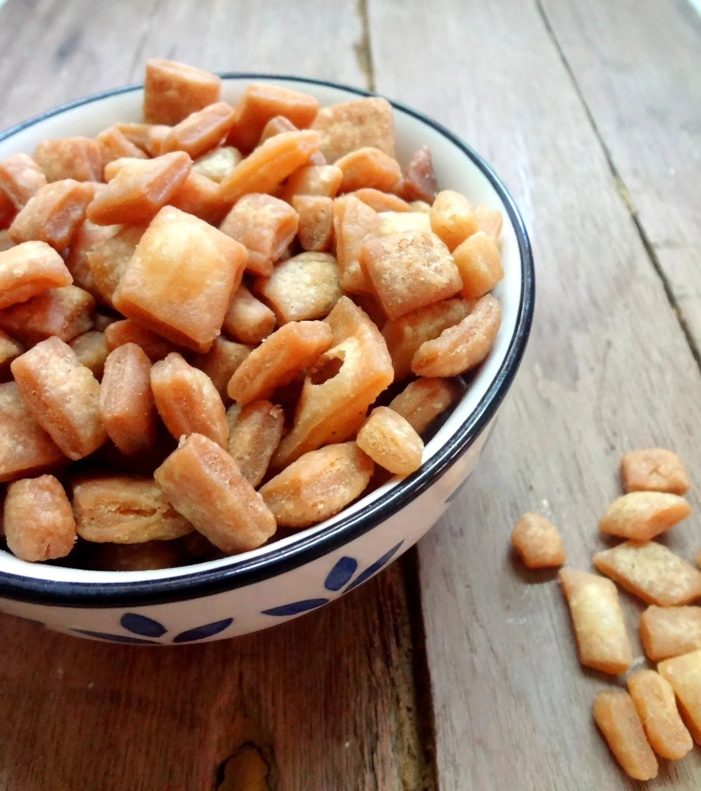 Shakkarpara — Your Everyday Cook