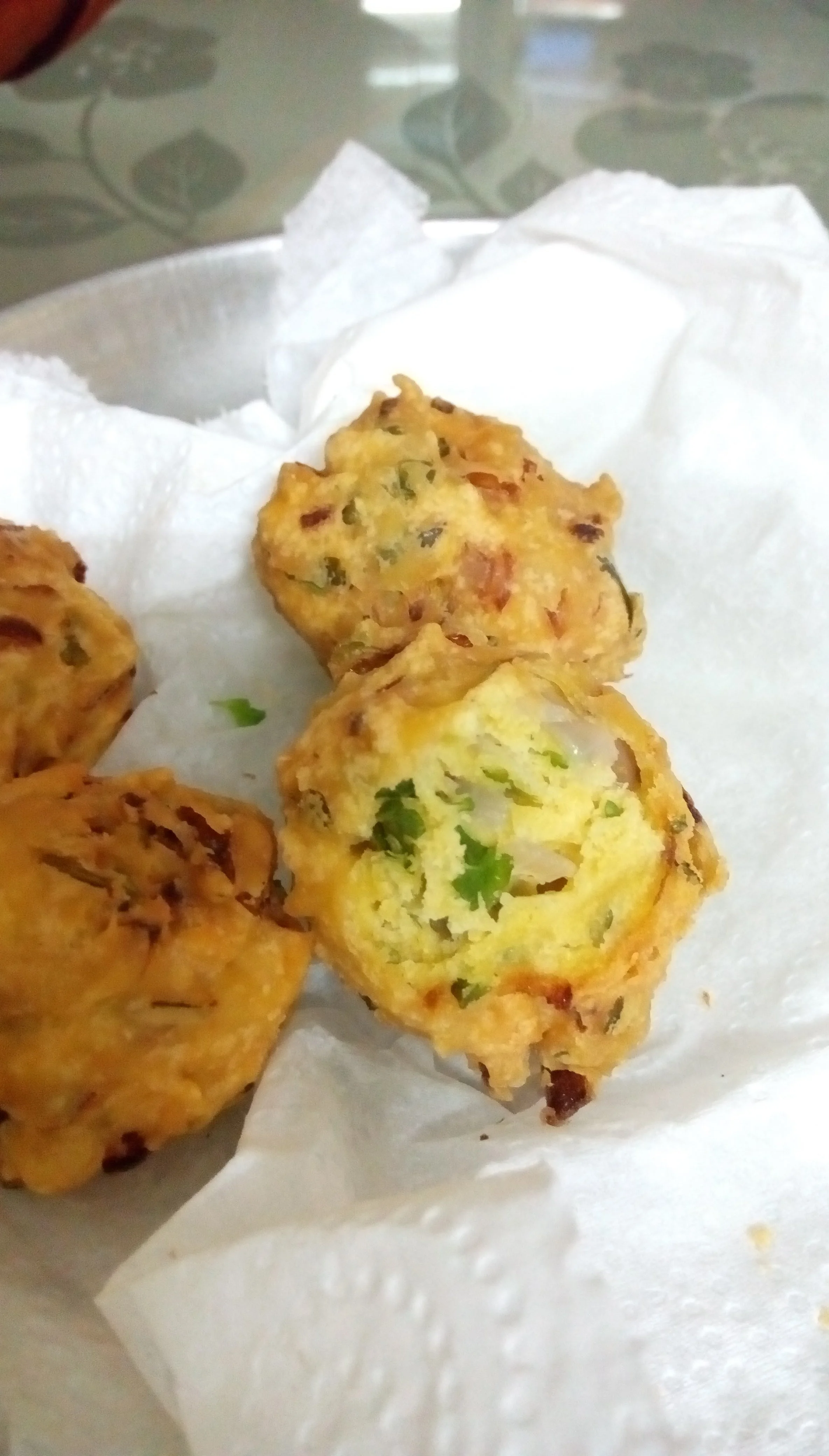 Medu pakoda — Your Everyday Cook