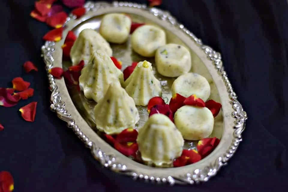 Mawa Modaks — Your Everyday Cook