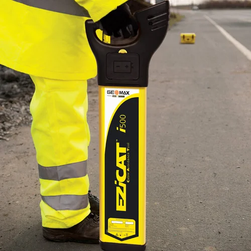 GeoMax EZiCAT i550 Cable Locator — BuildMax