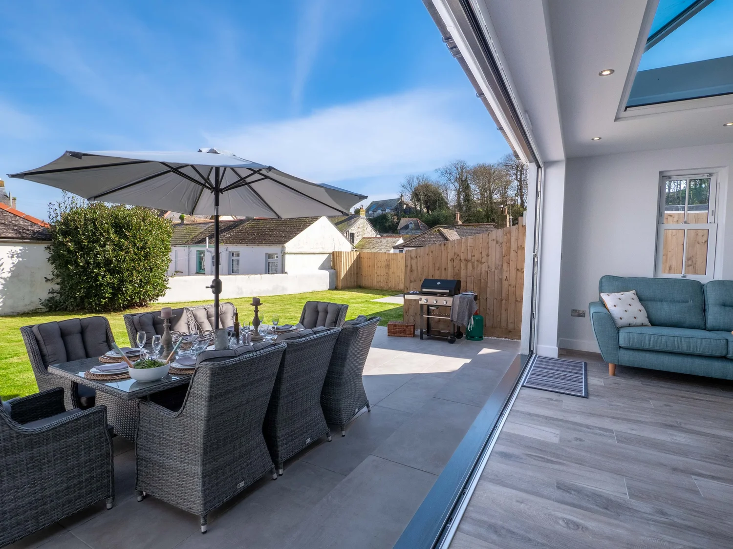 Escape to Padstow: Book Your Ideal Holiday Retreat Today!