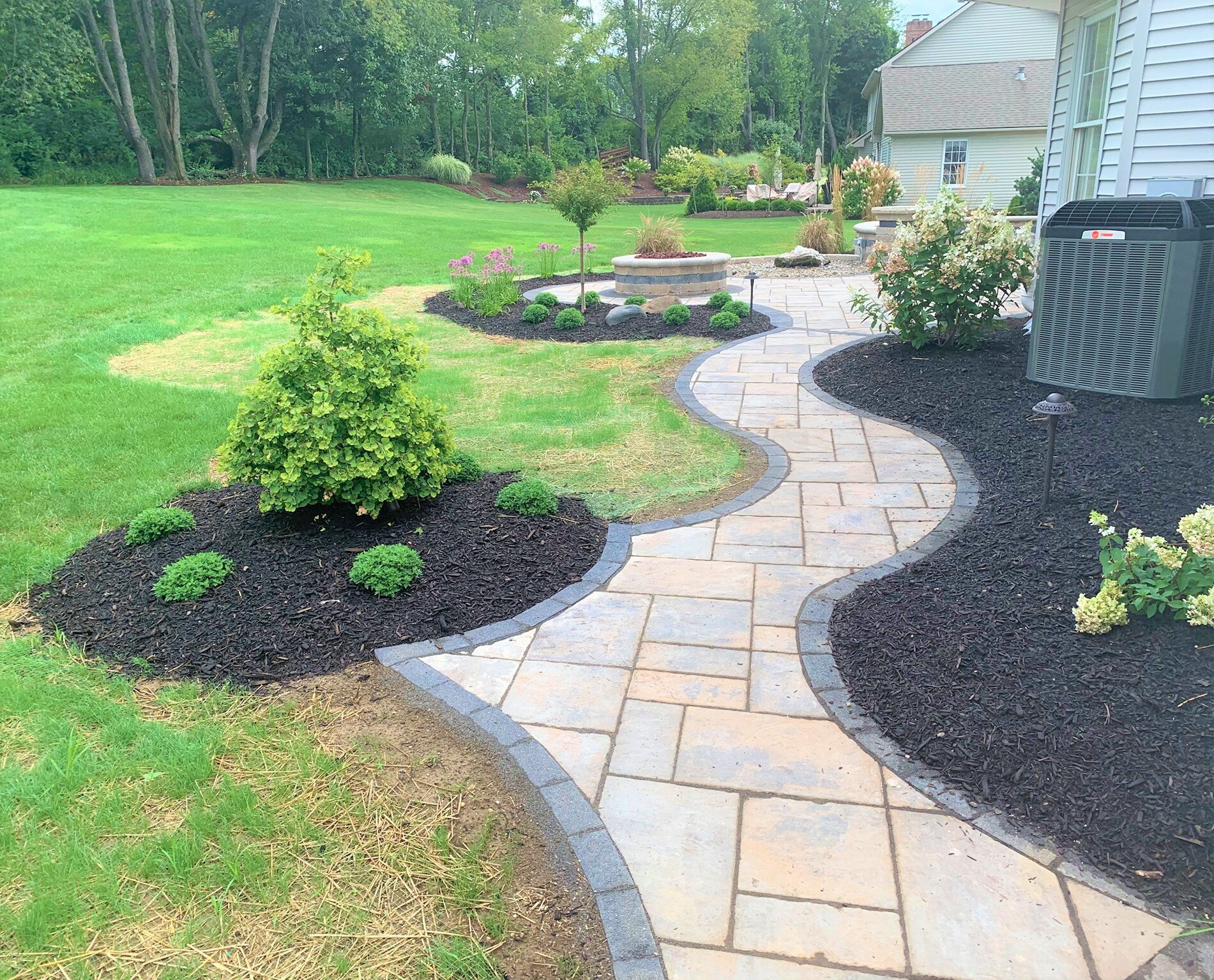 Walkways — Joe Greenwell Landscaping Inc.