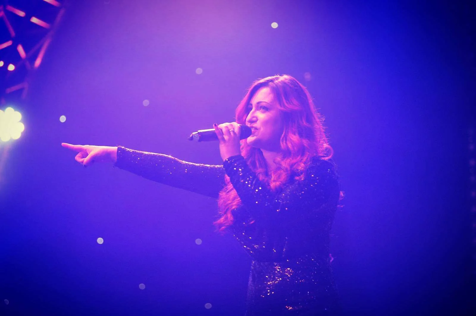 About 1 — Kelly Bond