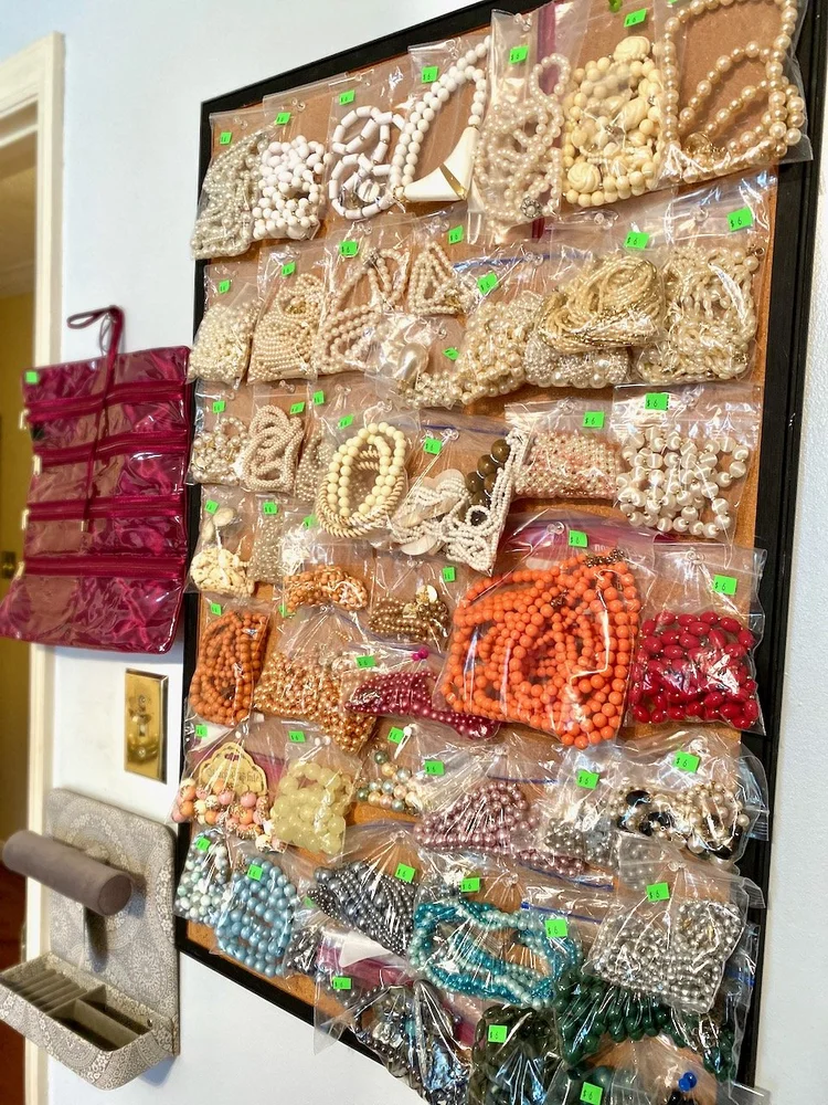 How We Price Items For An Estate Sale — Home